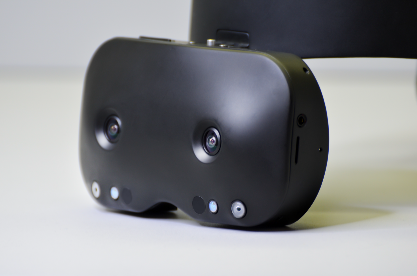 Lynx R1 Headset (Development Kit) – Lynx Mixed Reality